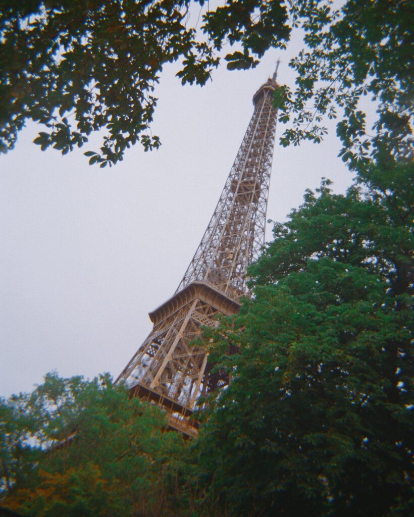 10 Romantic Things To Do In Paris For Couples - Family Off Duty